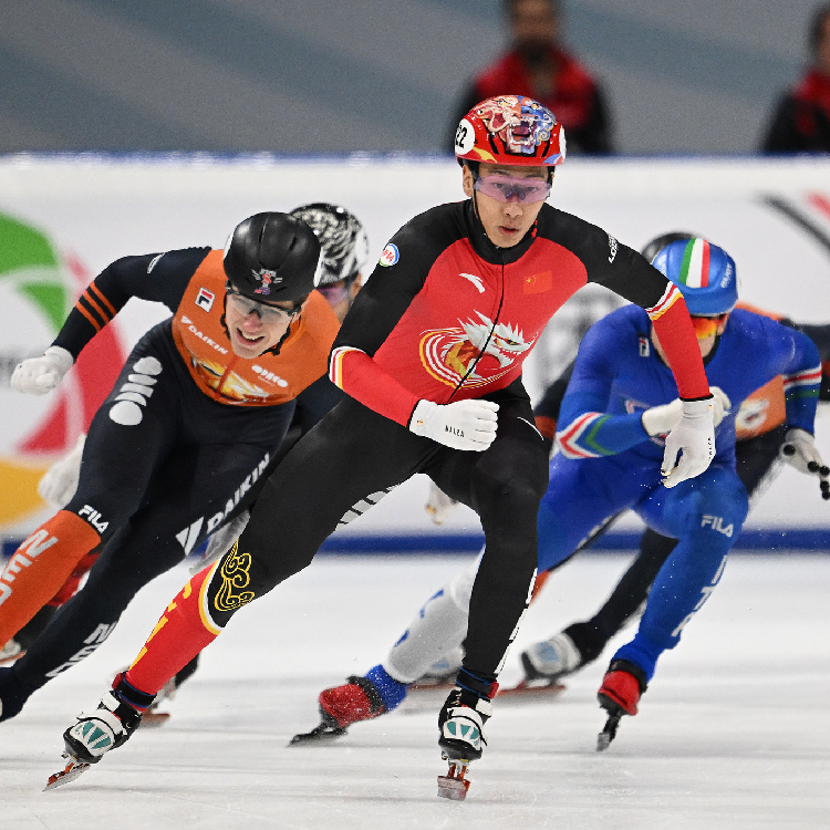 China earn two medals at Short Track Speed Skating World Tour Milan - CGTN