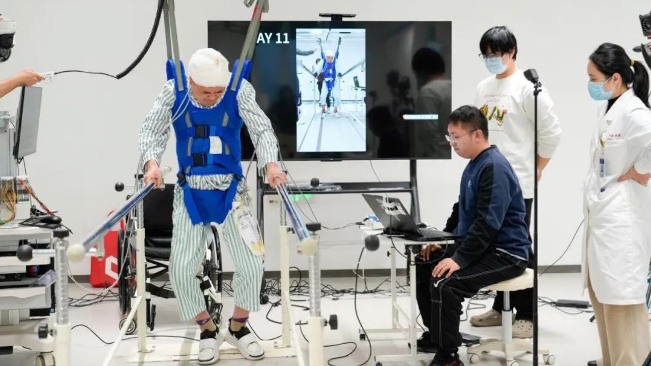 Paraplegic patient in Shanghai walks again with BSI technology - CGTN