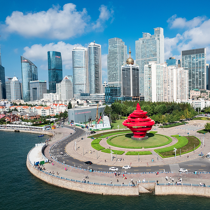 Live: Landmark scenery of May Fourth Square by Fushan Bay - CGTN