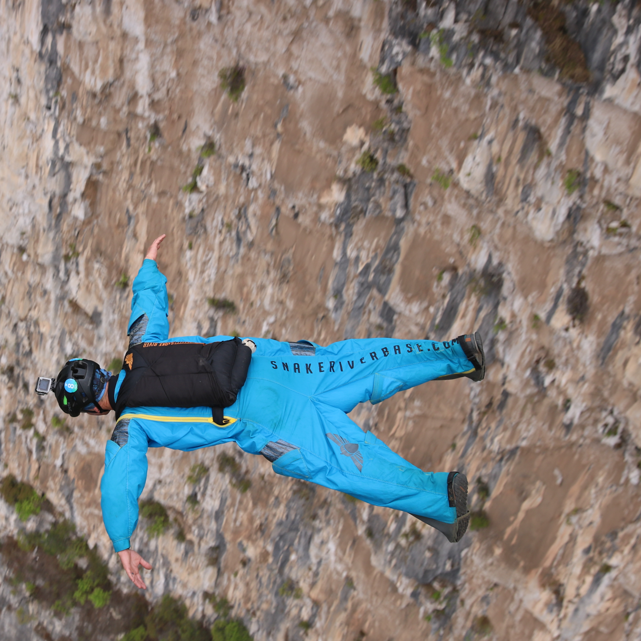 Live: Soaring above the gorge: extreme sports take flight in Yunnan - CGTN