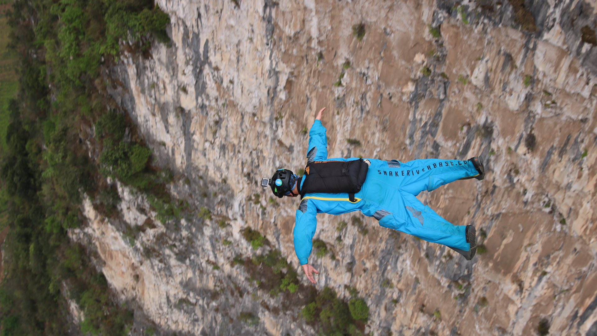 Live: Soaring above the gorge: extreme sports take flight in Yunnan - CGTN