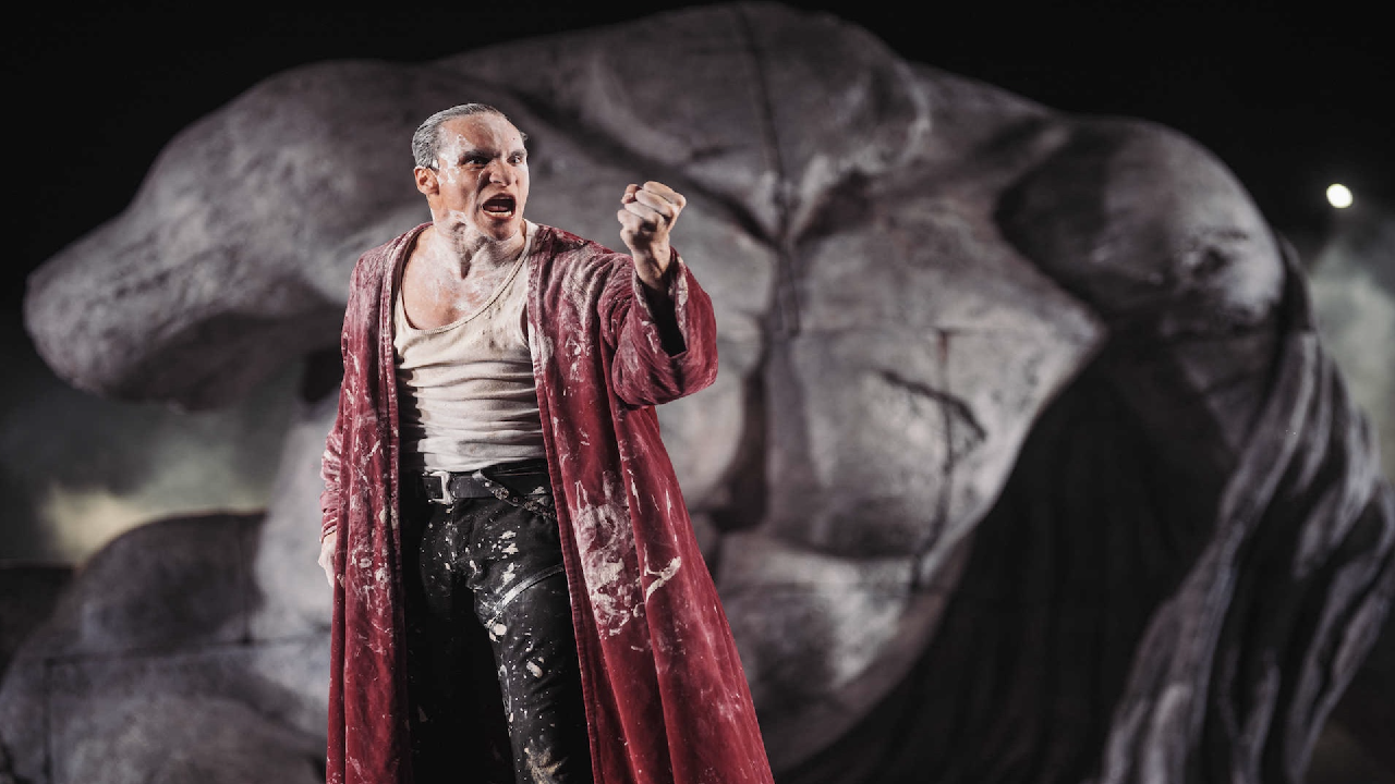 Dom Juan: Interview with French director David Bobée - CGTN