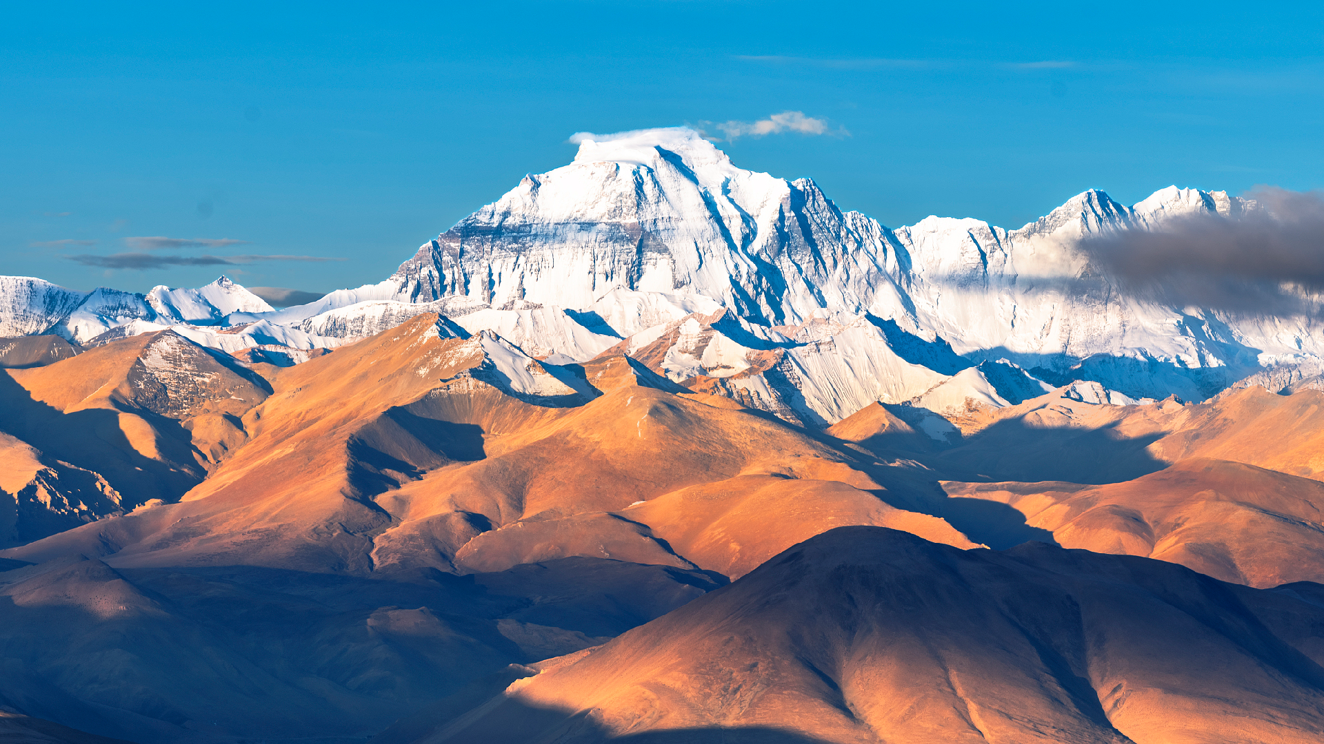 Live: A breathtaking journey to Mount Qomolangma - CGTN