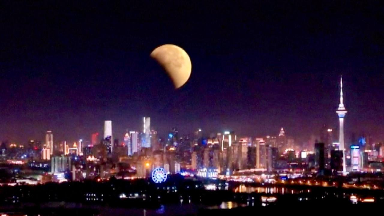 Stunning total lunar eclipse sighted in China - CGTN