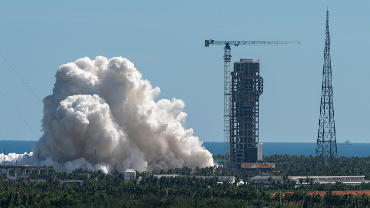 China's Long March-10 carrier rocket succeeds in 2nd static fire test ...