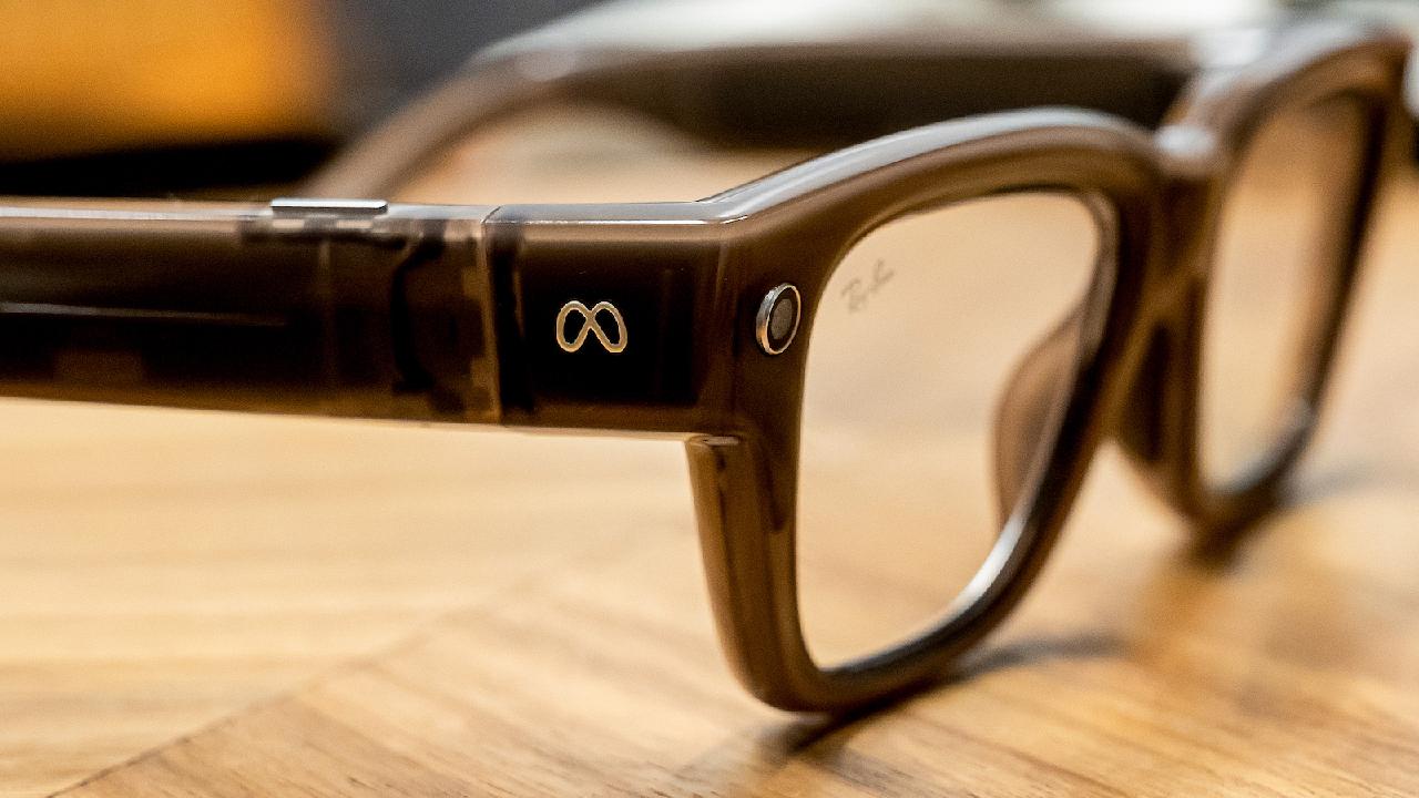 Meta presents new smart glasses with display - CGTN