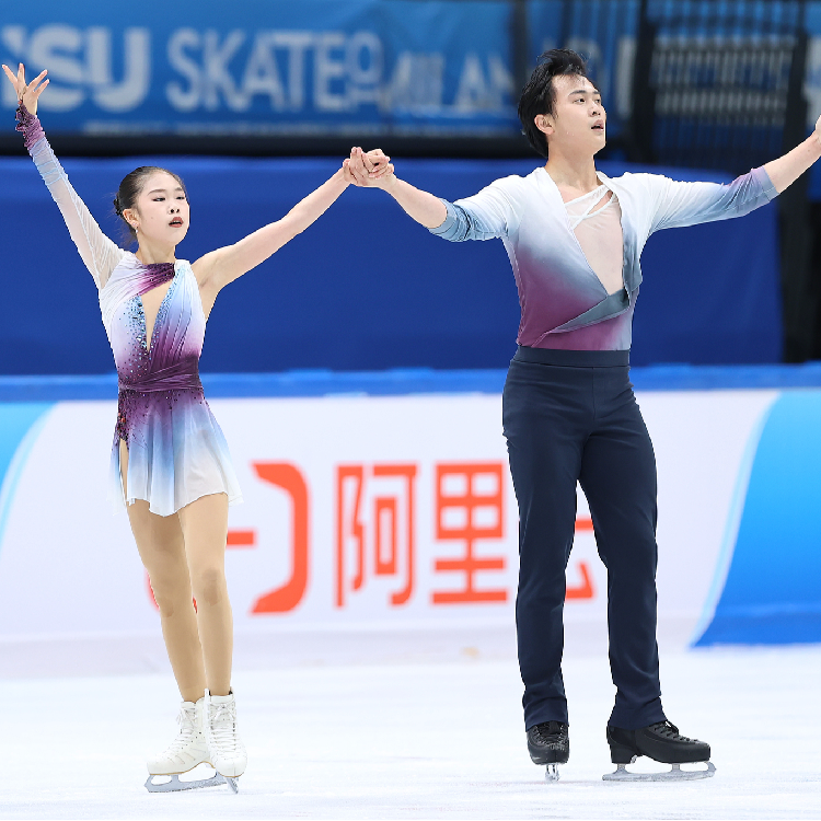 Chinese figure skating pair qualify for 2026 Winter Olympics - CGTN