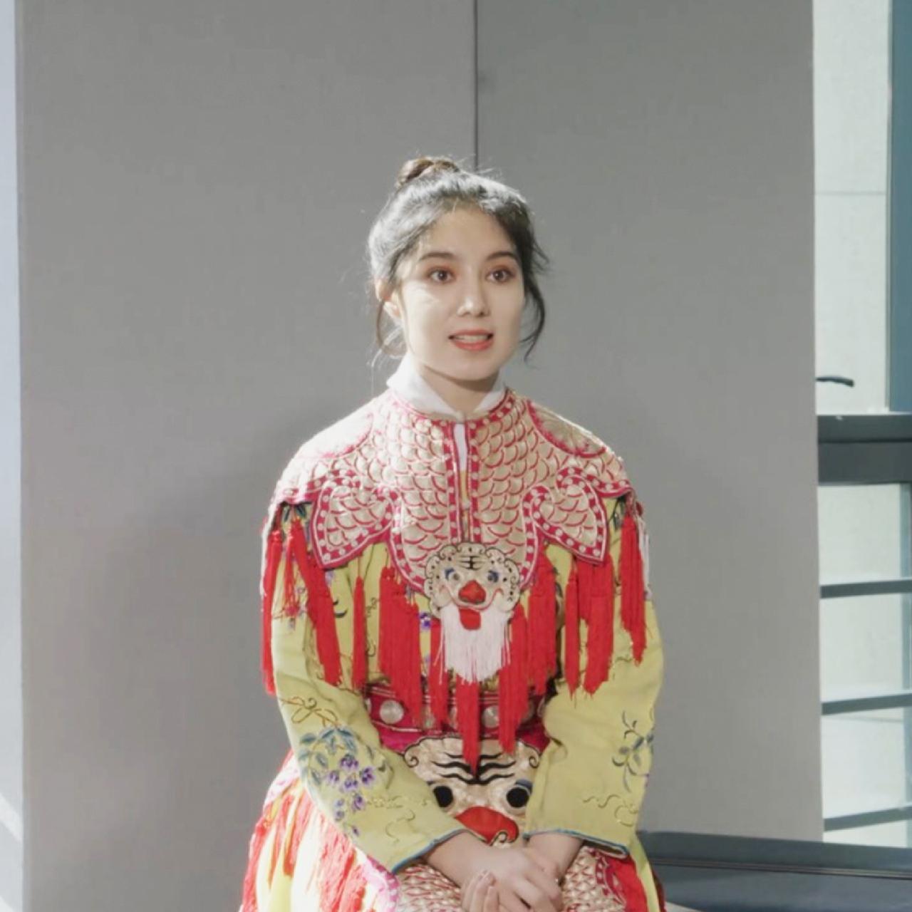 Where Peking Opera swirls into Xinjiang's folk song and dance - CGTN