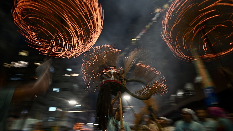Live: Tai Hang Fire Dragon Dance in Hong Kong - CGTN