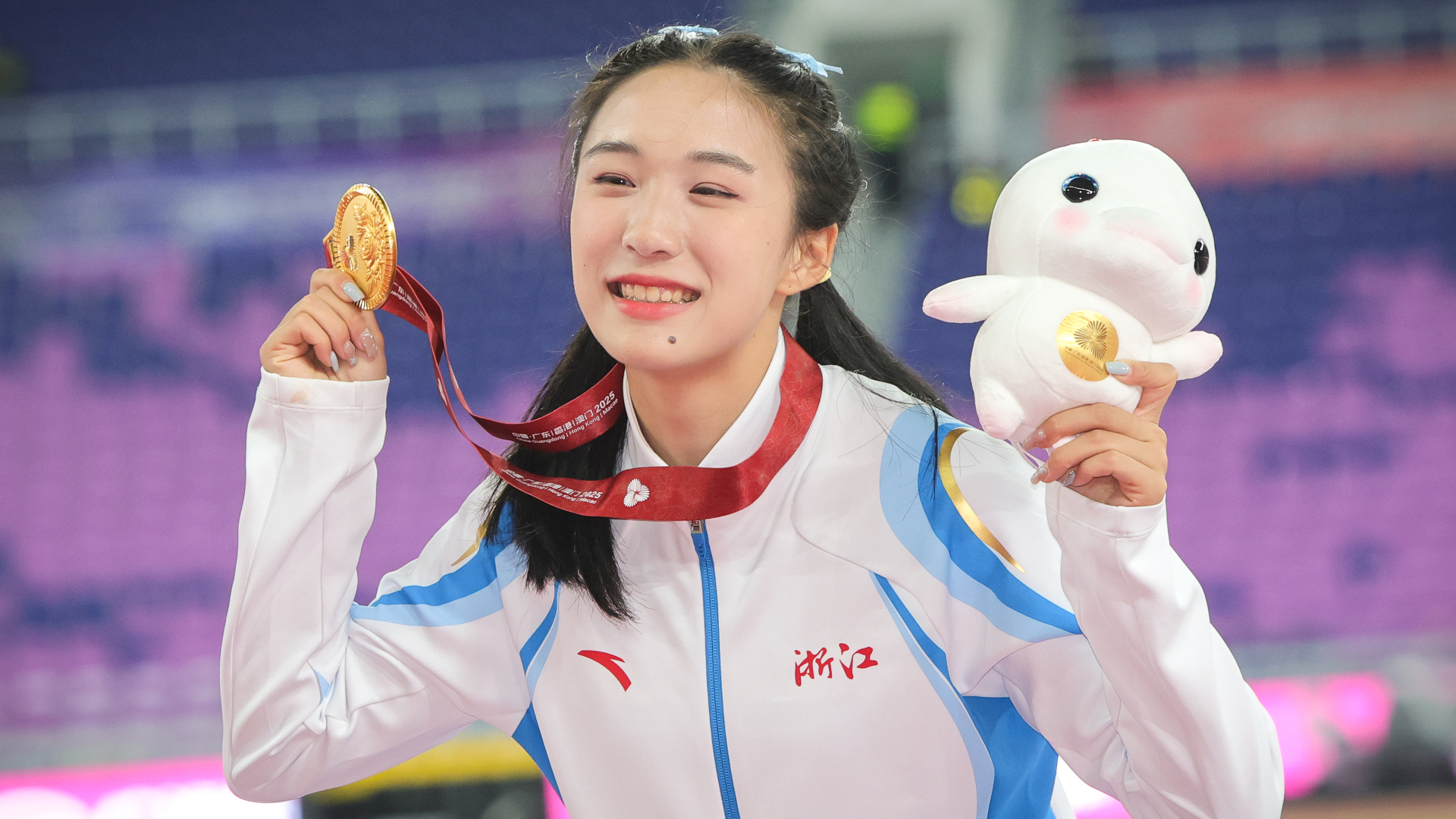 Chen Yujie sets Asian U20 record, Li Zeyang wins men's 100m gold - CGTN