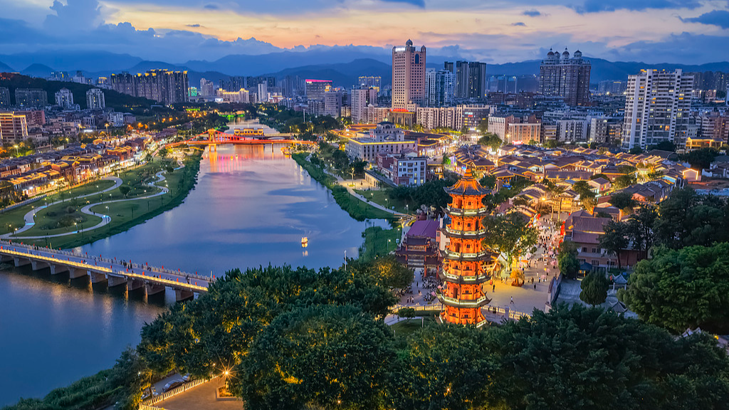 Live: Night view of Fuzhou – the city of banyan trees in Fujian - CGTN