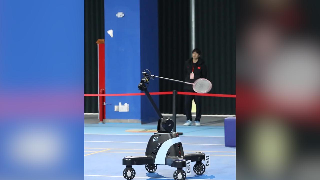 Chinese badminton robot sets new Guinness World Record - CGTN