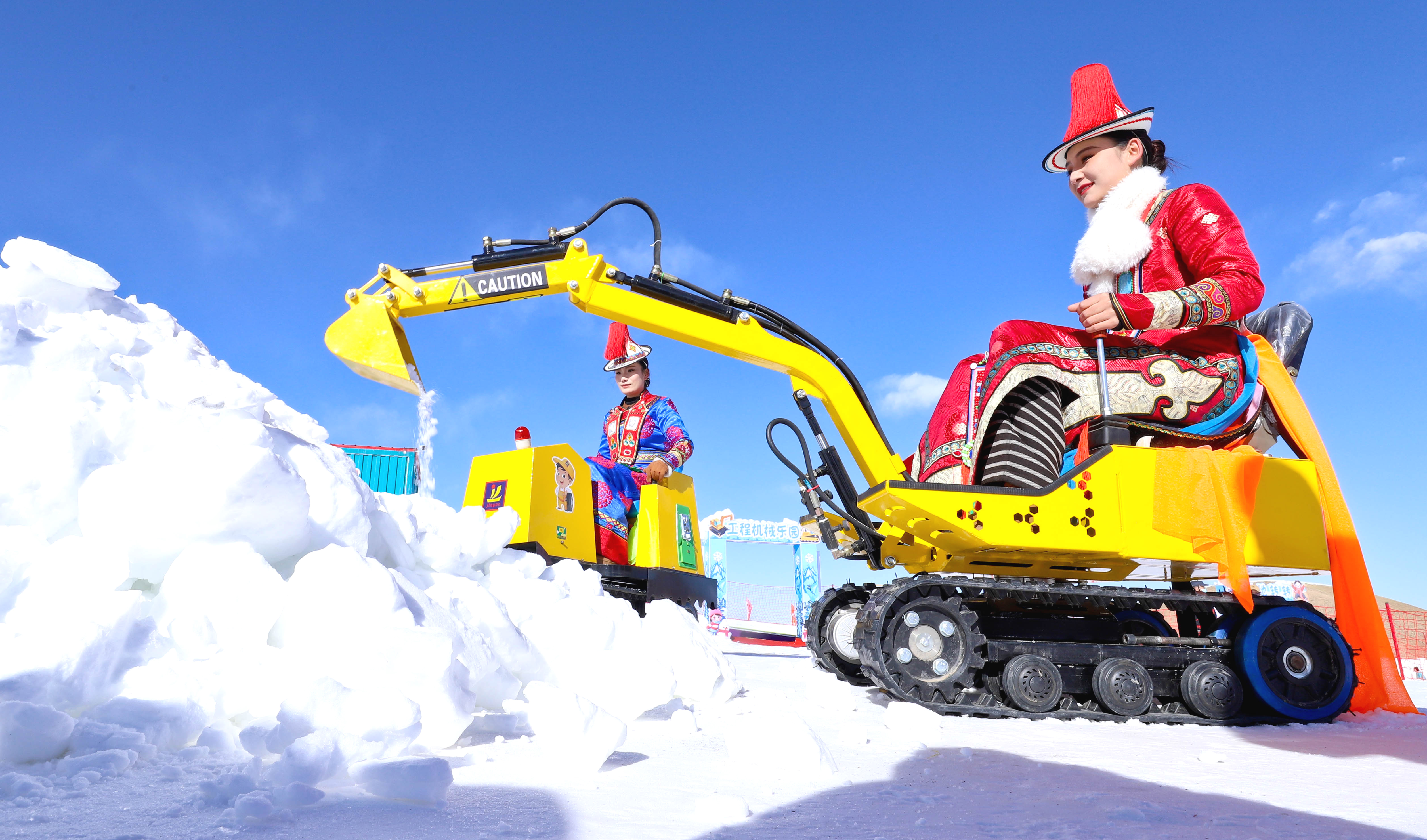 Ice-and-snow feast at Qilian Mountains draws tourists - CGTN