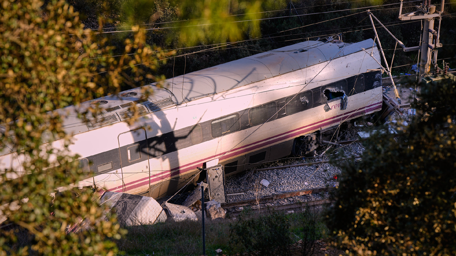 Xi extends condolences to Spanish King over high-speed train collision ...