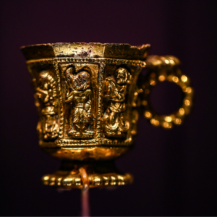 Golden splendor: The cross-cultural art of the Tang Dynasty - CGTN