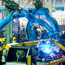 Humans, robots collaborate in Chinese factories - CGTN