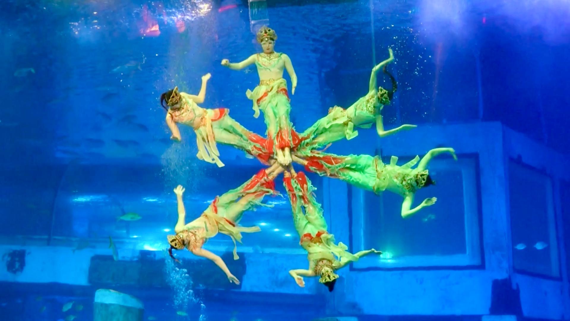 Underwater dance show dazzles in Guangzhou - CGTN