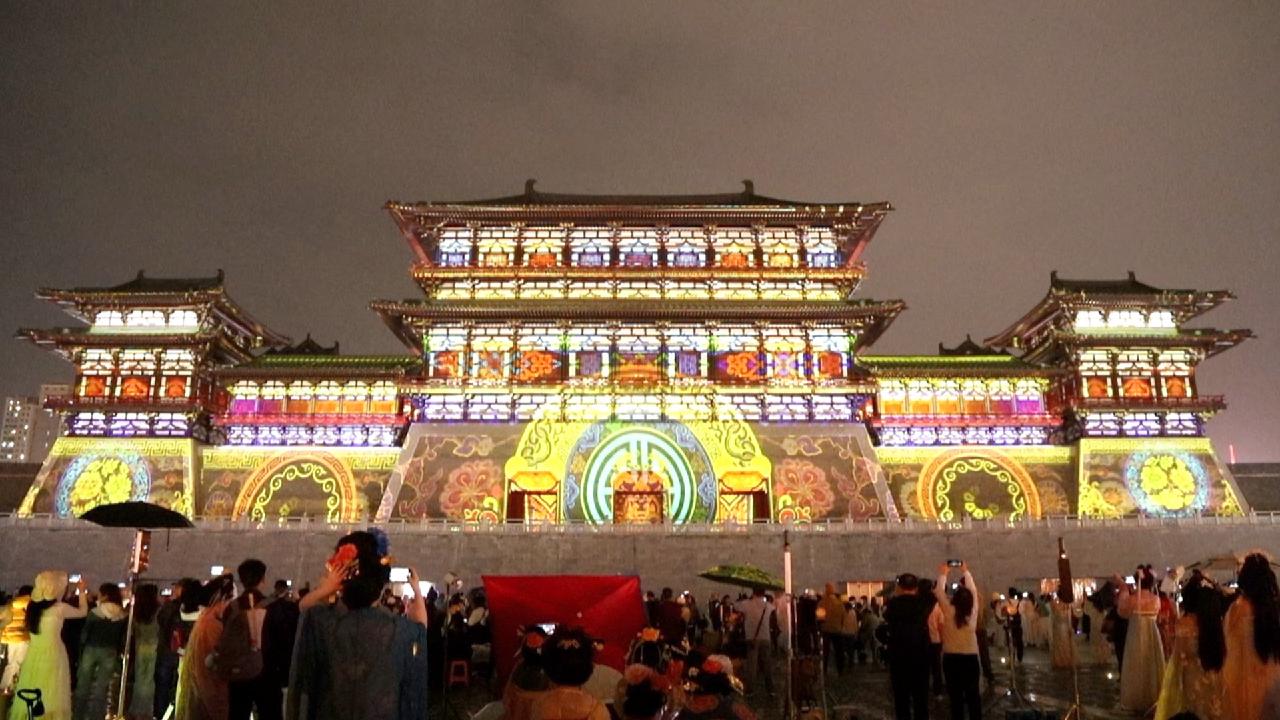 3D show at Yingtianmen Gate brings Luoyang's history to life - CGTN