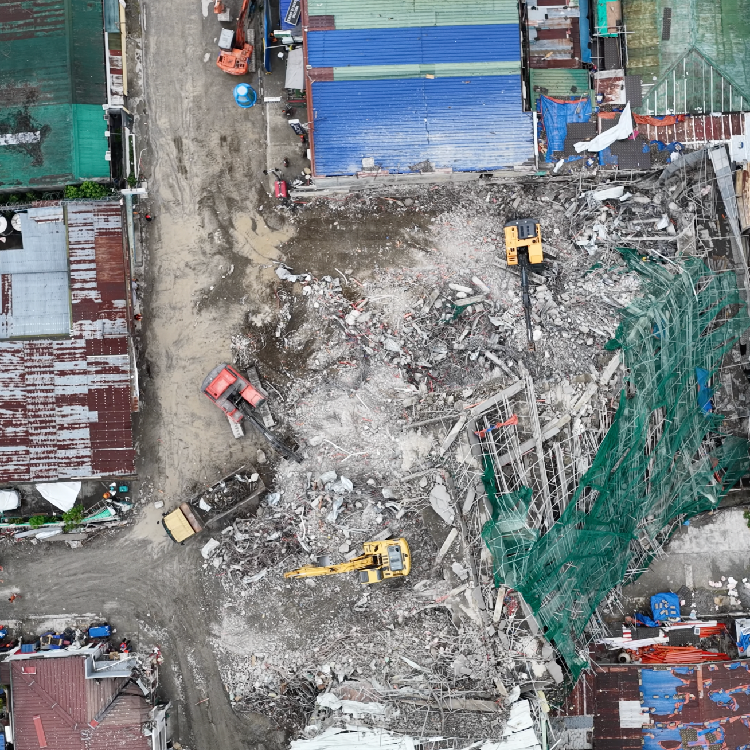 Drone captures aftermath of building collapse in Philippines - CGTN