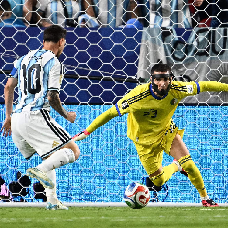 Messi hat-trick powers Argentina past Algeria in World Cup opener - CGTN