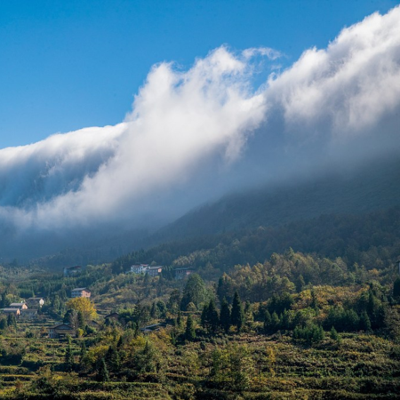 Ever seen clouds cascade over mountains like a waterfall? - CGTN