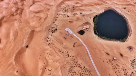 Team sent to probe pollution in desert - CGTN