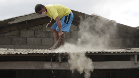 Filipinos turn volcano's ash into bricks - CGTN
