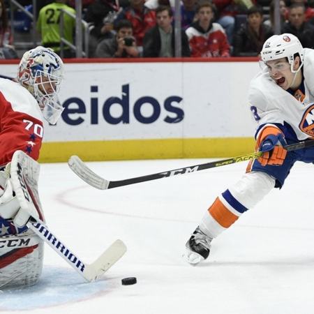 Cizikas, Varlamov lead Islanders to 4-3 win over Capitals - CGTN