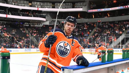 McDavid hat trick leads Oilers past Avalanche 6-2 - CGTN