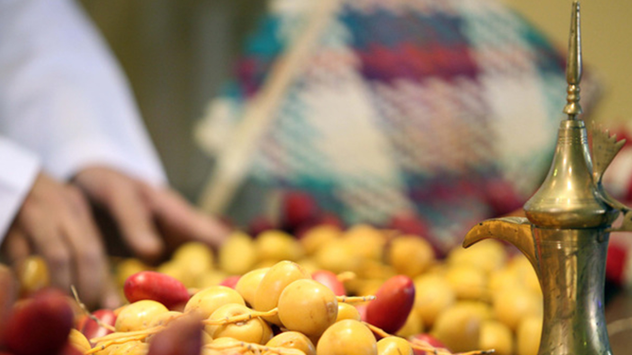 Live: Showcasing Emirati customs and traditions through date palm - CGTN
