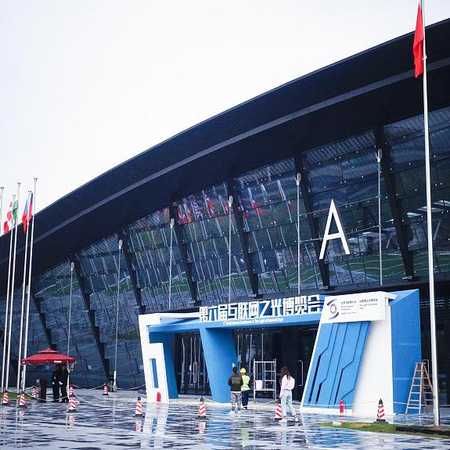 Live: A high-tech walk in the new WIC expo venue - CGTN