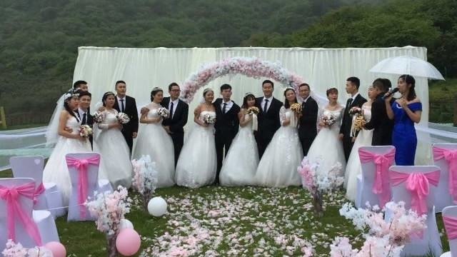 Fifteen couples from one university class hold mass wedding ceremony - CGTN