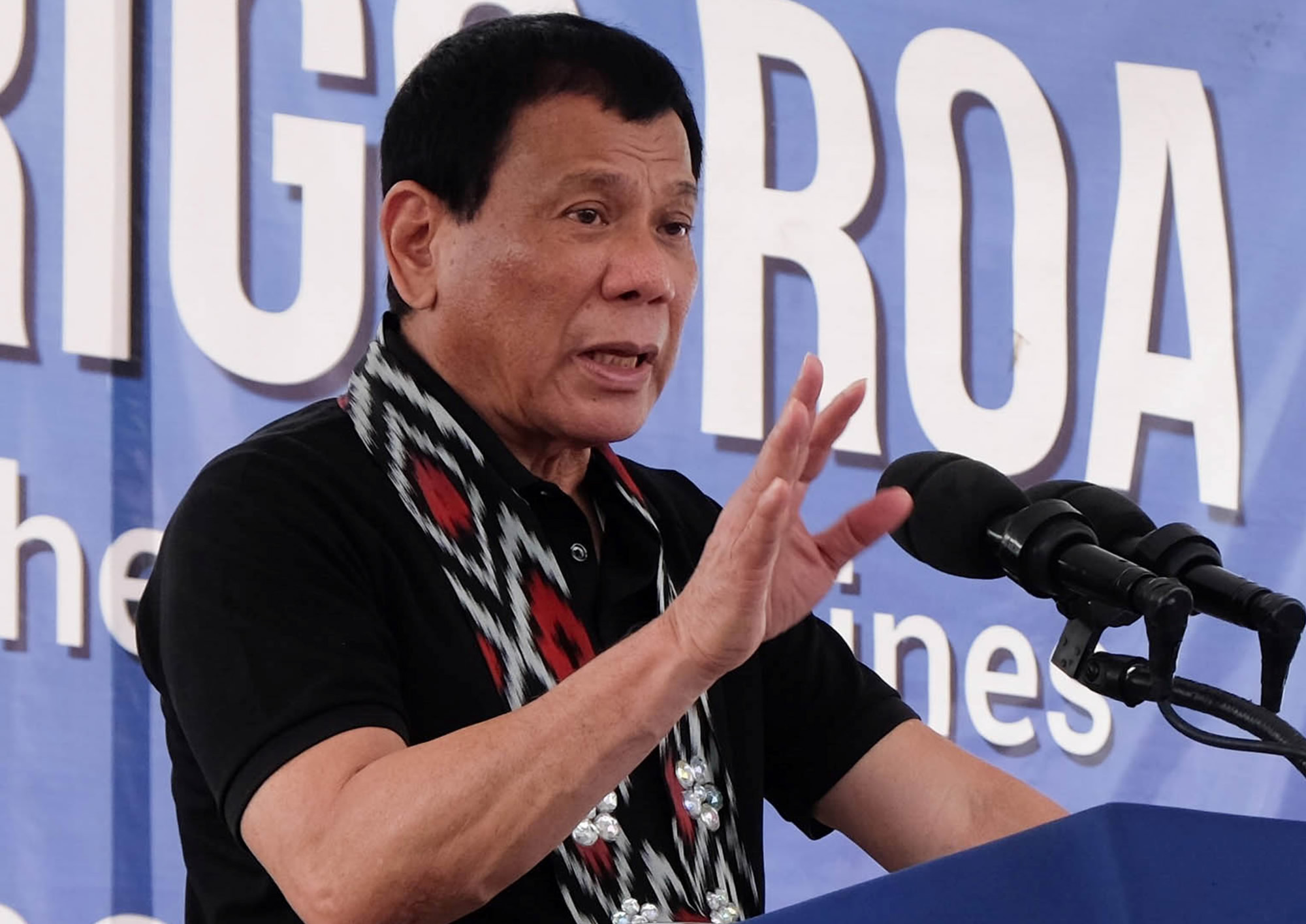 The essential news in 8 stories: From derailment of the Philippine ...