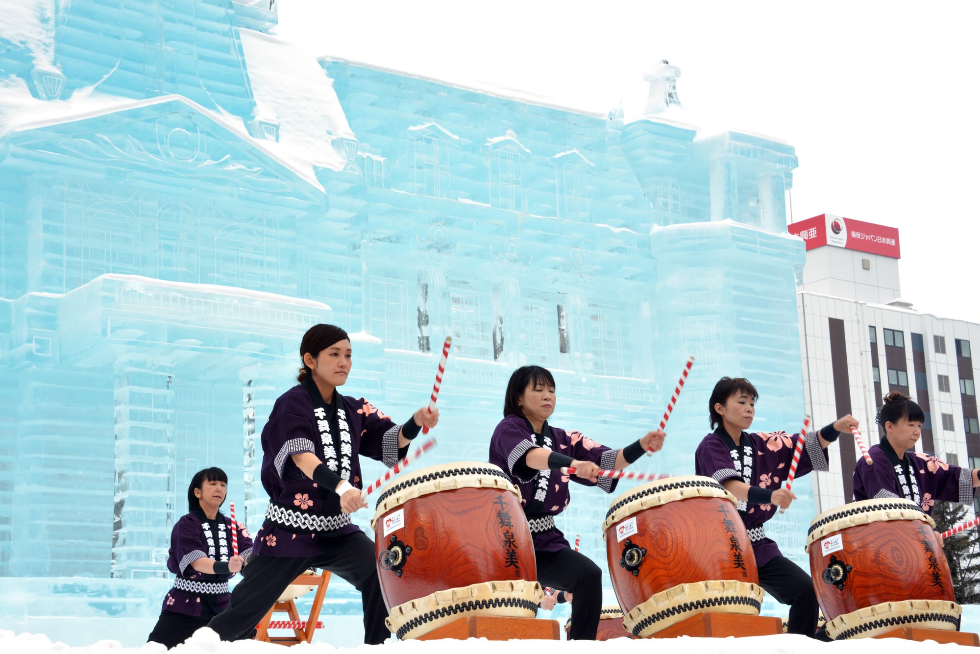 Japanese snow festival impresses with Star Wars and Trump sculptures - CGTN