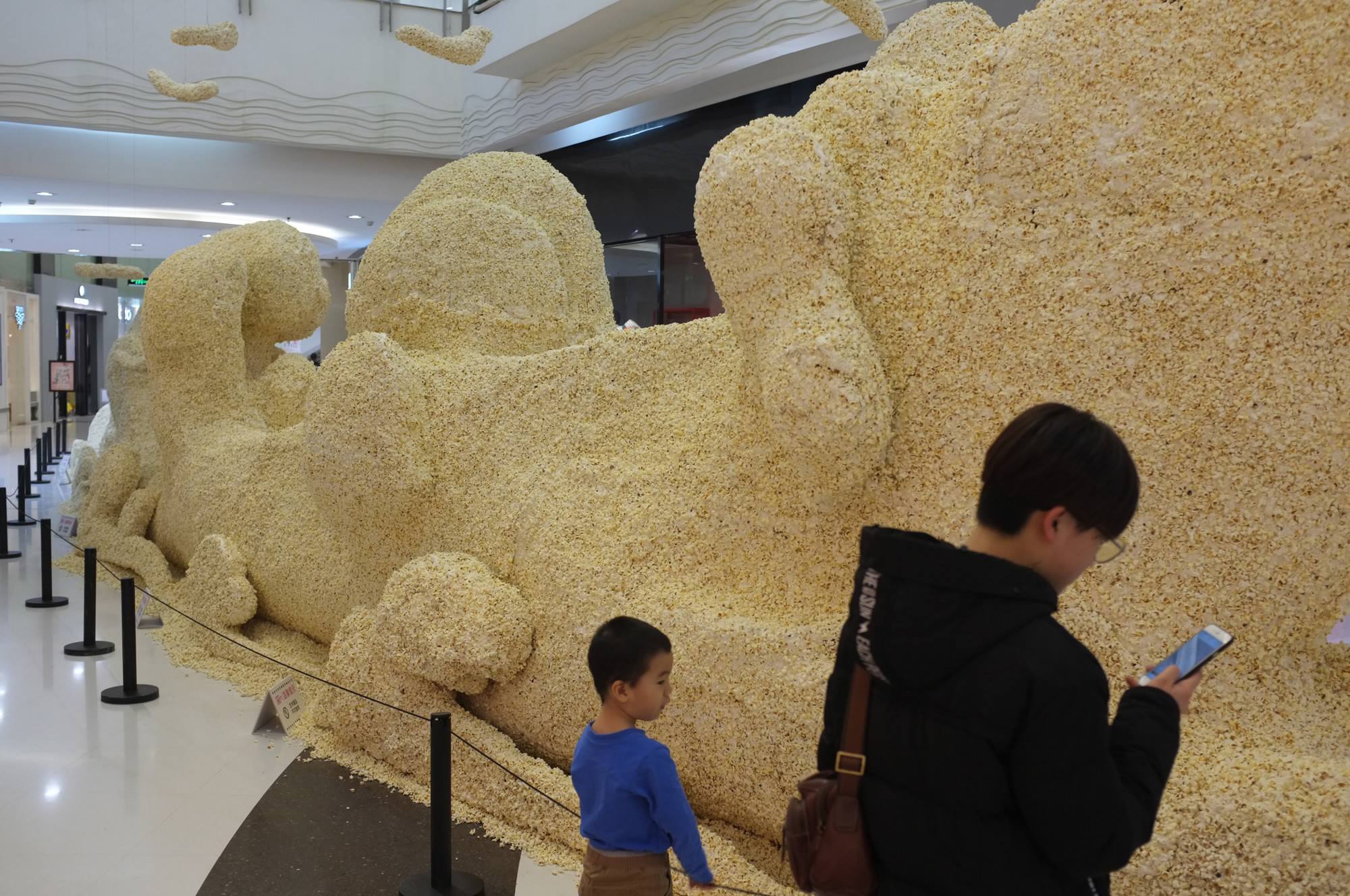 Art installation made of popcorn keeps visitors' mouths watering - CGTN