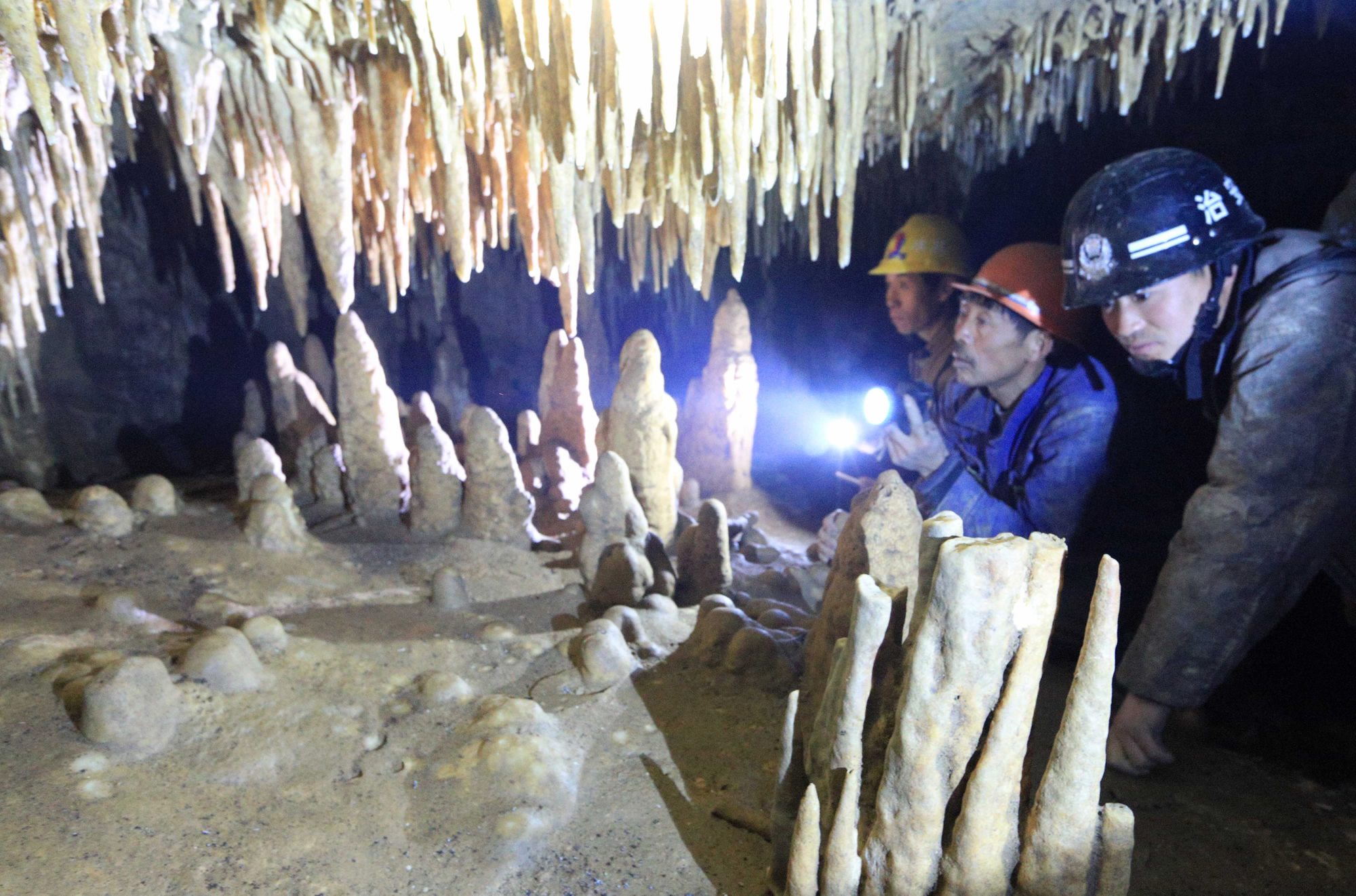 Wonderland-like natural cave found in southwest China's Chongqing ...
