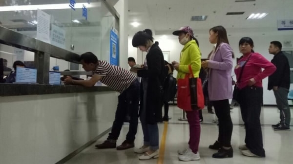 The problem with public service windows - CGTN