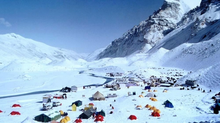 Tons of trash removed as China cleans up world's highest mountain - CGTN