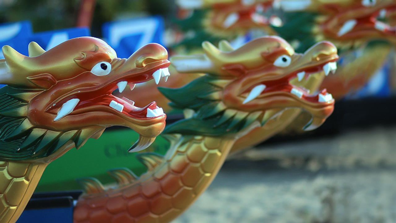 Live: Chinese and Britons team up to race dragon boats - CGTN