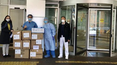 Asian-American communities uniting to aid hospital workers - CGTN