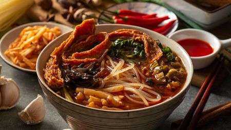 'Smelly' noodles in high demand as people stop dining out - CGTN