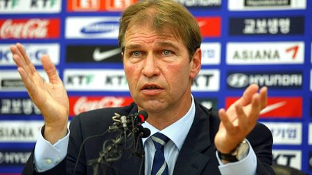 Former Australia, S. Korea coach Verbeek dies at 63 - CGTN