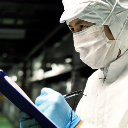 A peek at Japan's vertical farm - CGTN