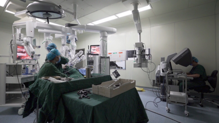 How surgical robots can improve Chinese healthcare - CGTN