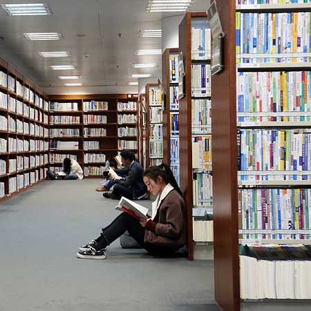 Xi calls on National Library of China to promote traditional culture - CGTN