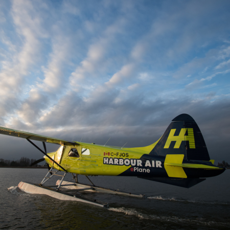 World's first e-plane takes flight in Canada - CGTN