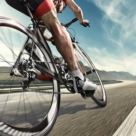 Live: Will he break the Guinness world cycling speed record? - CGTN