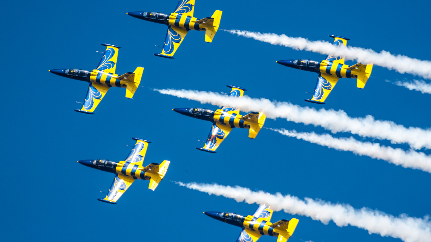 Live: A colorful and breathtaking aerobatics display opens in Sichuan ...